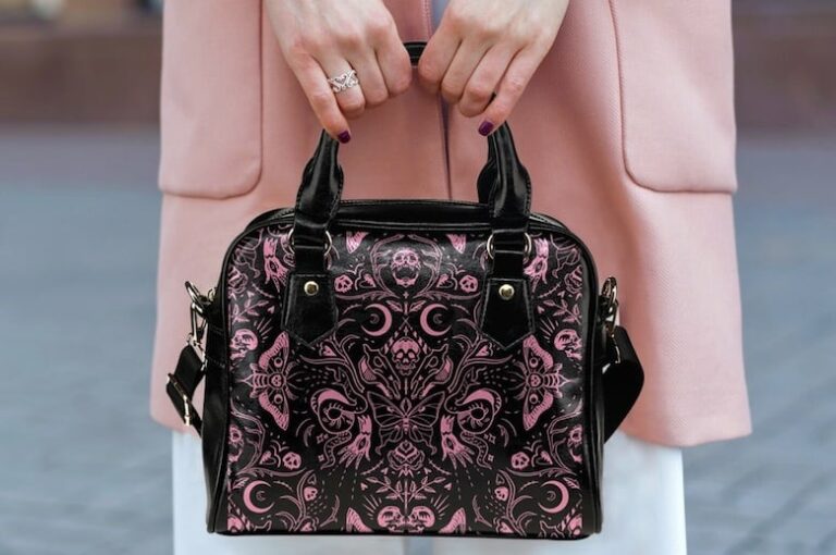 Cute Goth Purse Styles and Looks for 2022