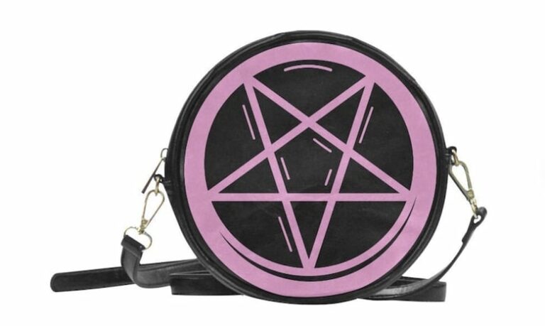 Cute Goth Purse Styles and Looks for 2022